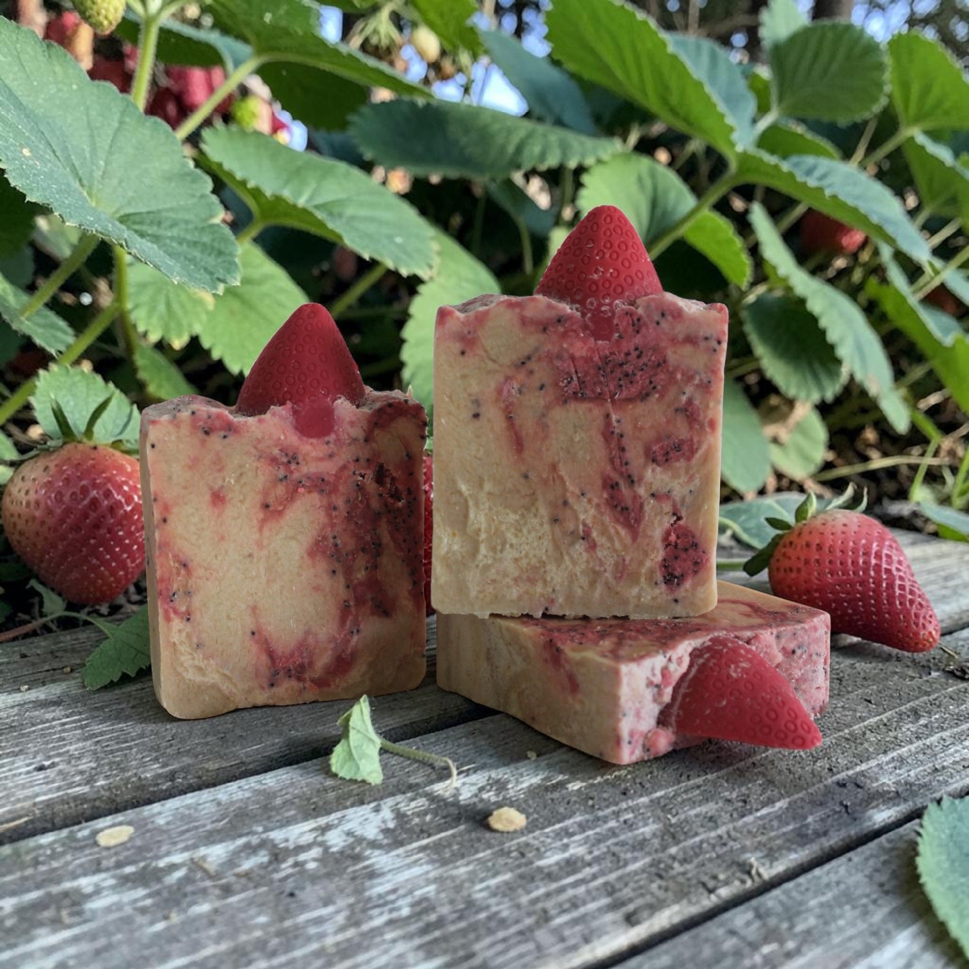 Strawberries and Cream 120 gms – Raw Soaps